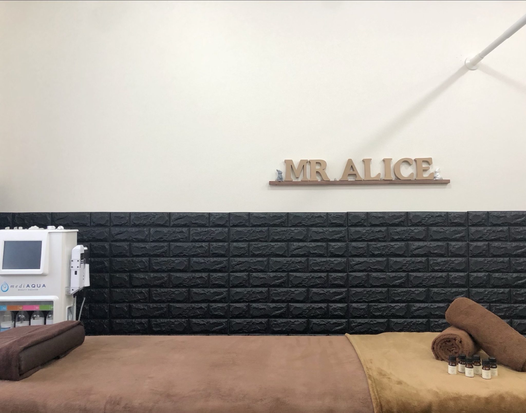 大阪・天六のメンズ脱毛といえば【Mr.Alice】眉毛・まつ毛パーマもお任せください！